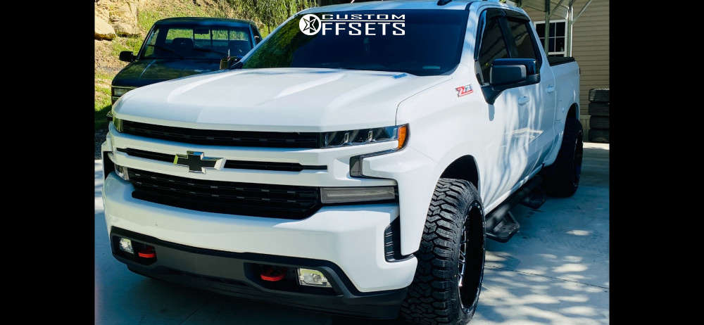 2020 Chevrolet Silverado 1500 with 22x12 -44 TIS 554BM and 33/12.5R22 ...
