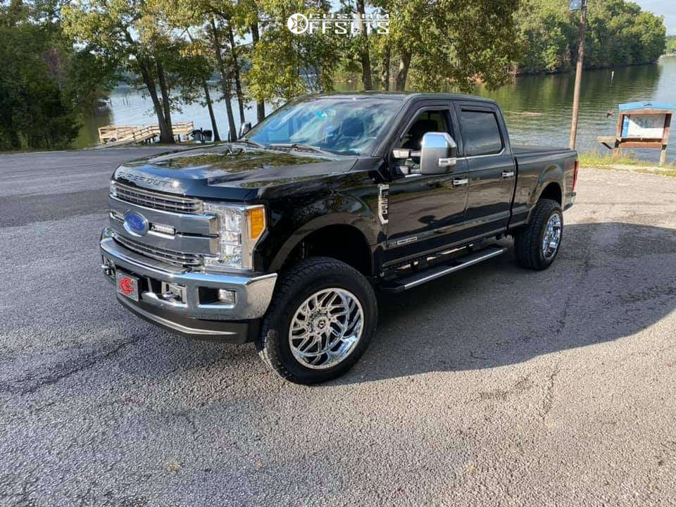 2017 Ford F-250 Super Duty with 22x12 -44 TIS 544C and 37/12.5R22 Radar ...