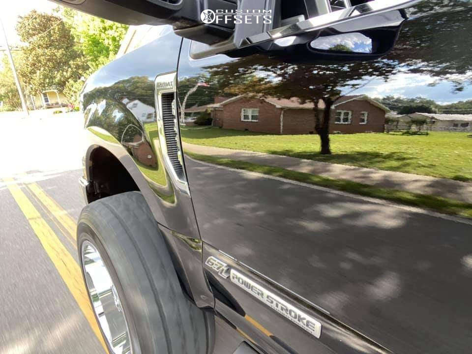 2017 Ford F-250 Super Duty with 22x12 -44 TIS 544C and 37/12.5R22 Radar ...