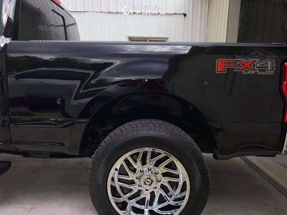 2017 Ford F-250 Super Duty with 22x12 -44 TIS 544C and 37/12.5R22 Radar ...