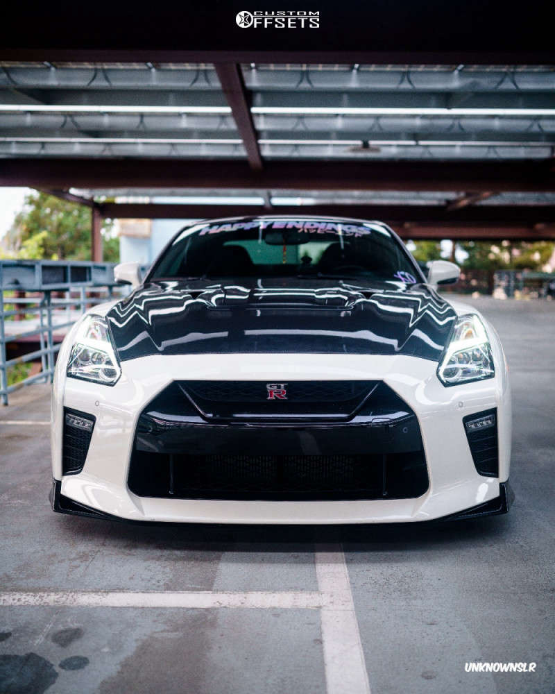 2020 Nissan GT-R with 20x9.5 35 Advan Racing GT and 285/35R20 Michelin Pilot Sport 4 S and ...