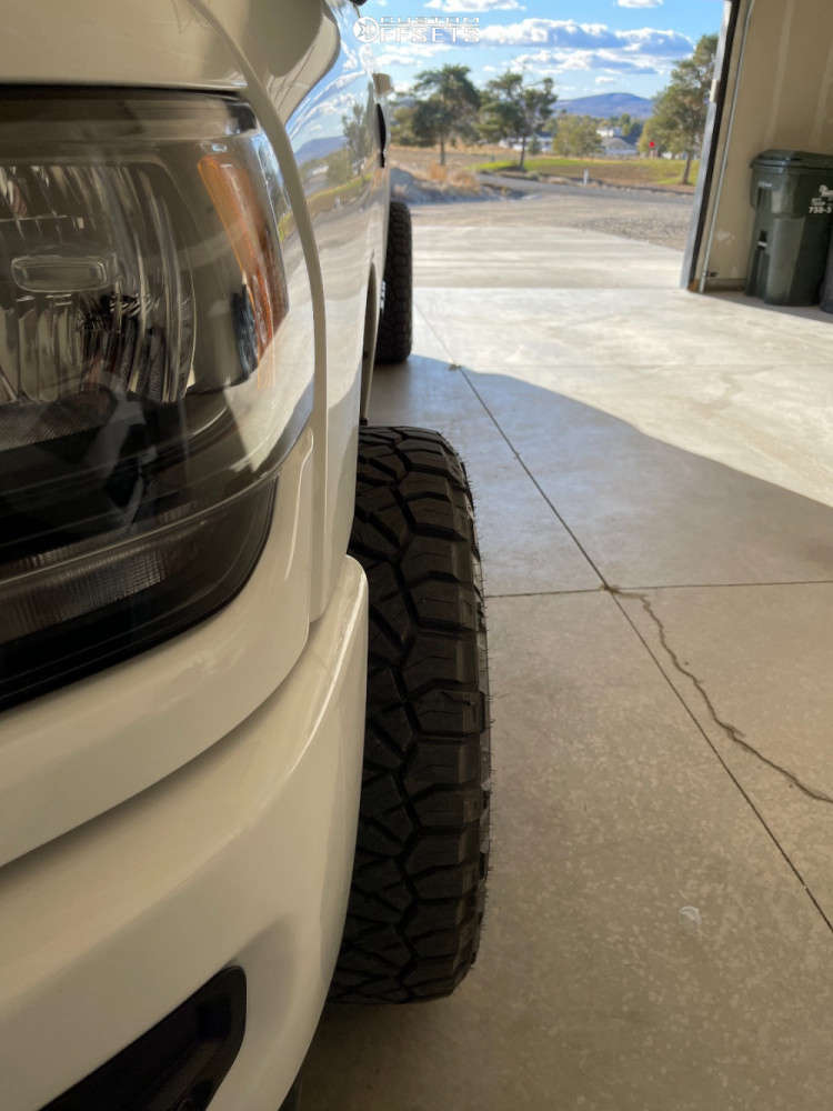 2020 Ram 2500 with 20x12 -44 Hostile Reaper and 33/12.5R20 Nitto Ridge ...