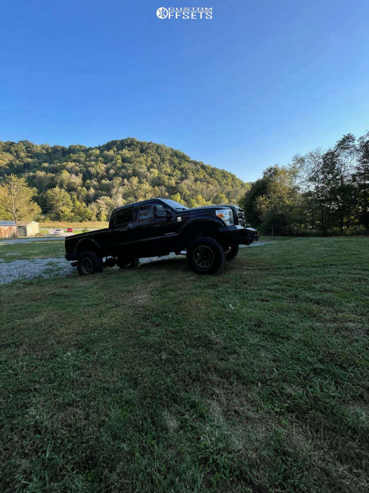 2016 Ford F-250 Super Duty with 20x10 -24 Method Mr105 and 37/13.5R20 ...