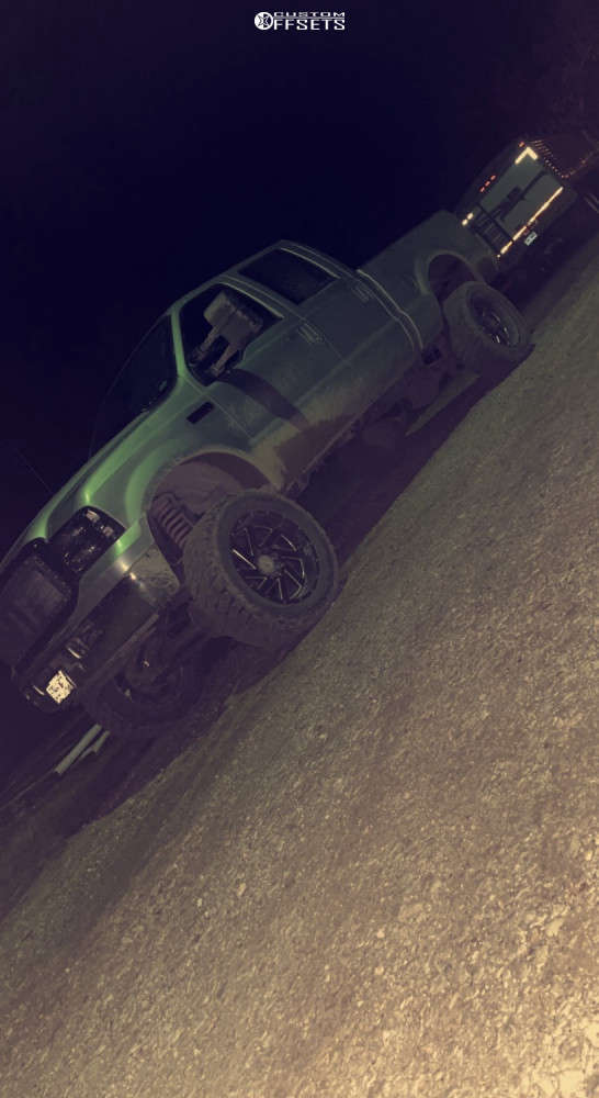 2005 Ford F-250 Super Duty with 22x10 -18 Moto Metal Mo998 and 37/13 ...