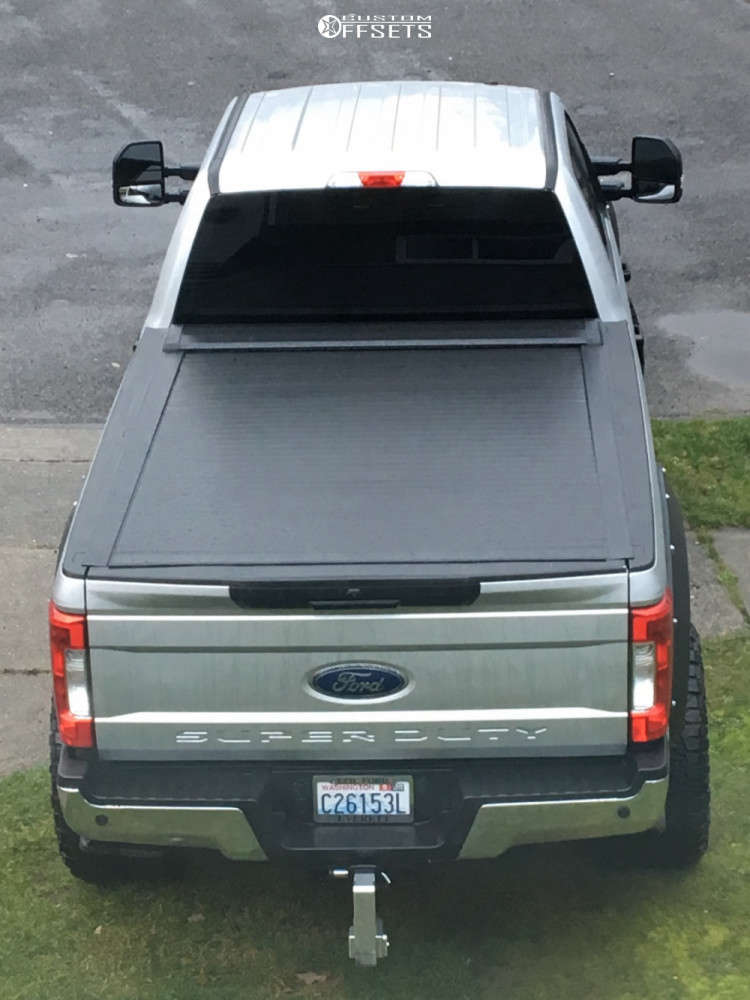 2017 Ford F-350 Super Duty with 20x10 -22 Moto Metal Mo968 and 35/12 ...