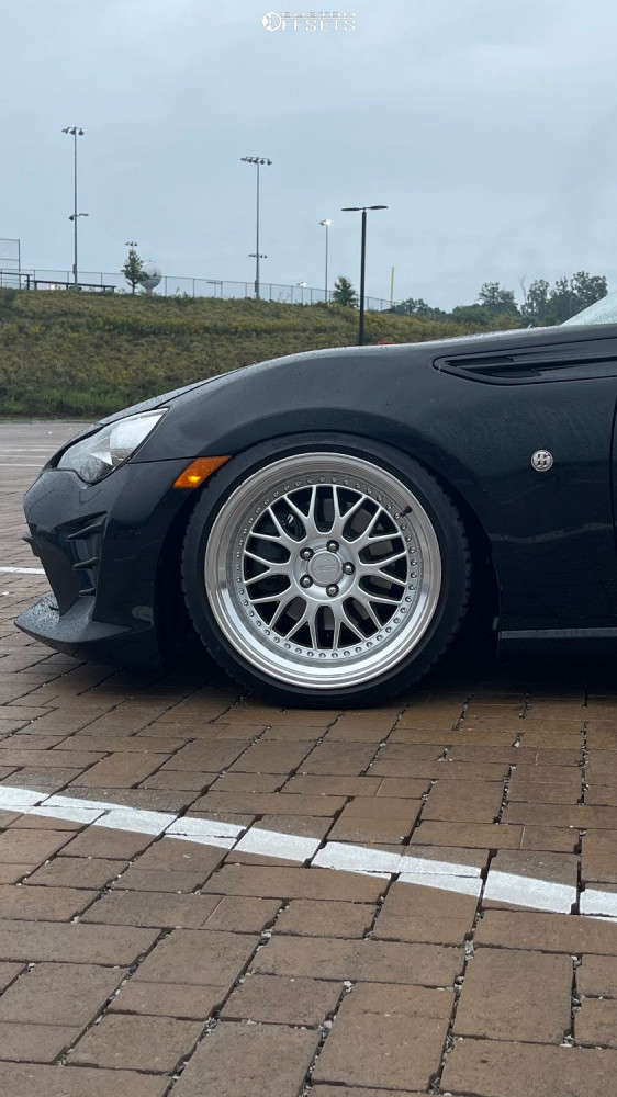 2017 Toyota 86 with 18x9.5 40 ESR Sr01 and 225/40R18 Michelin Pilot ...