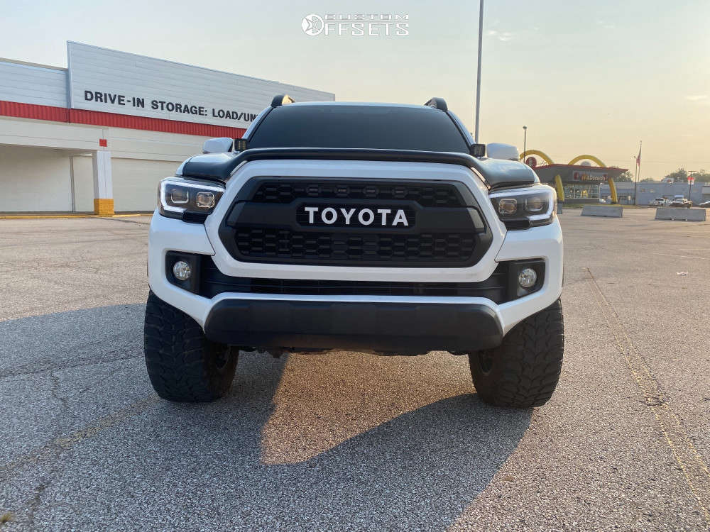 2016 Toyota Tacoma with 18x10 -12 Fuel Trophy and 33/12.5R18 Road One ...