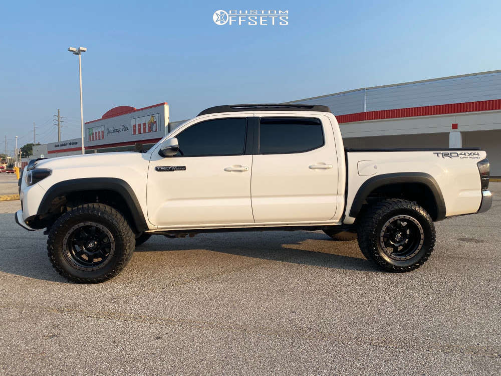2016 Toyota Tacoma with 18x10 -12 Fuel Trophy and 33/12.5R18 Road One ...