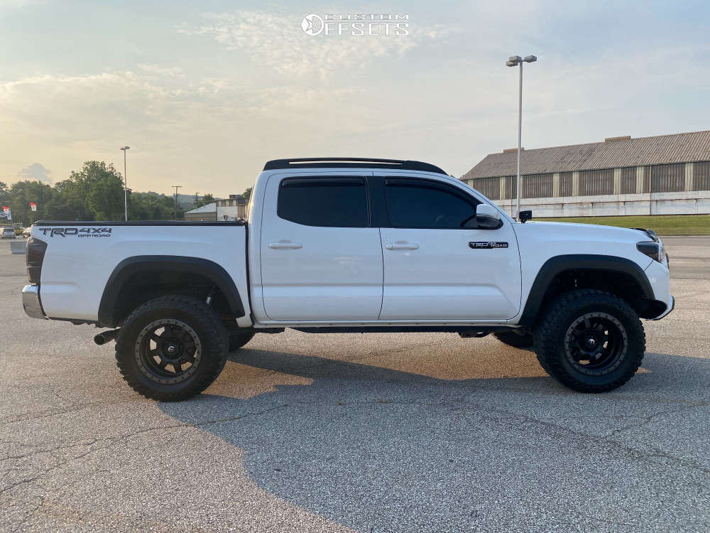 2016 Toyota Tacoma with 18x10 -12 Fuel Trophy and 33/12.5R18 Road One ...