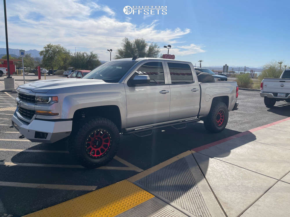 2018 Chevrolet Silverado 1500 with 18x9 -12 Method Mr305 and 295/75R18 ...