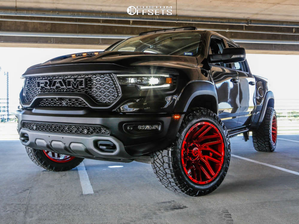 2021 Ram 1500 with 22x12 -44 TIS 554RM and 35/12.5R22 Nitto Ridge ...