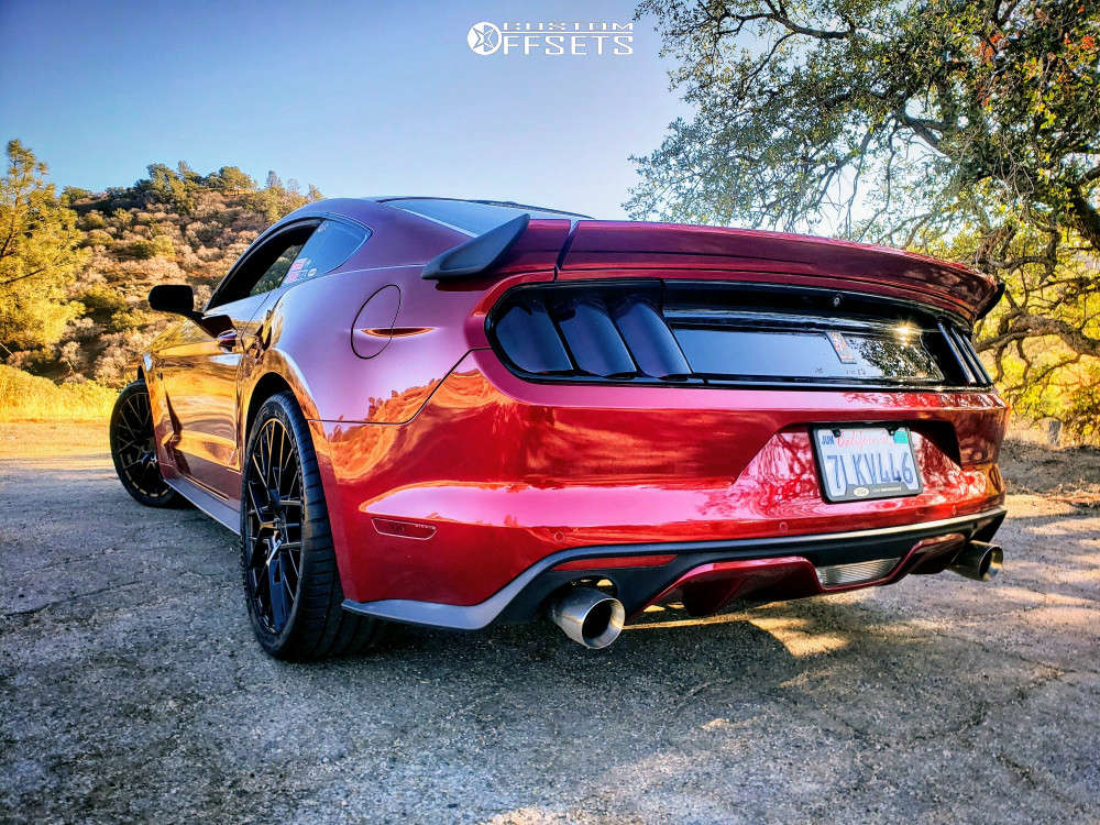 2015 Ford Mustang with 20x8.5 30 TSW Sebring and 265/35R20 Michelin ...