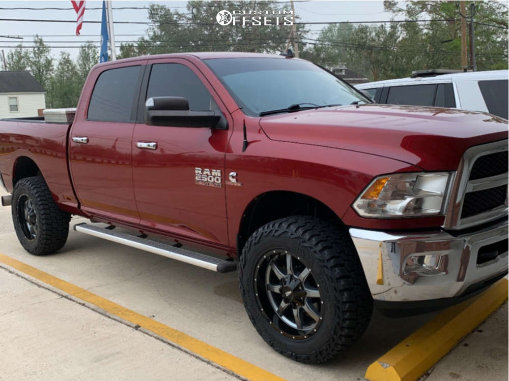 2014 Ram 2500 with 20x10 -24 Moto Metal Mo970 and 35/12.5R20 Mickey ...