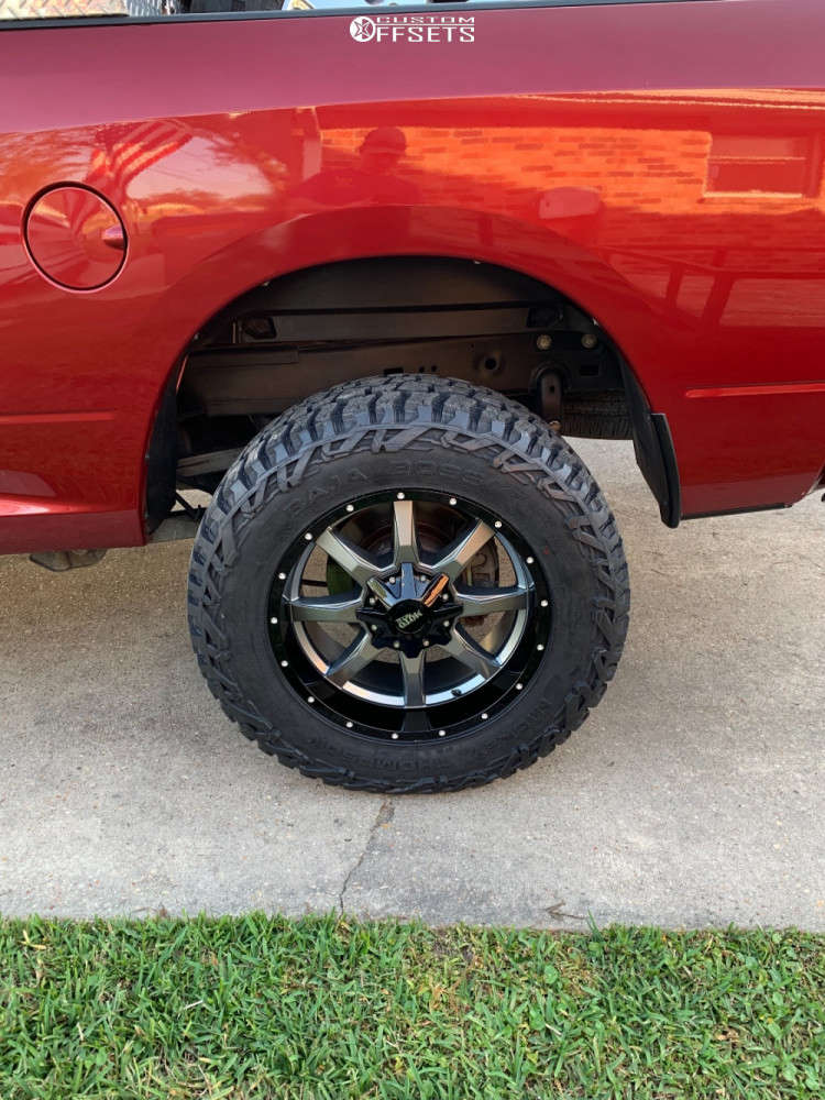 2014 Ram 2500 with 20x10 -24 Moto Metal Mo970 and 35/12.5R20 Mickey ...