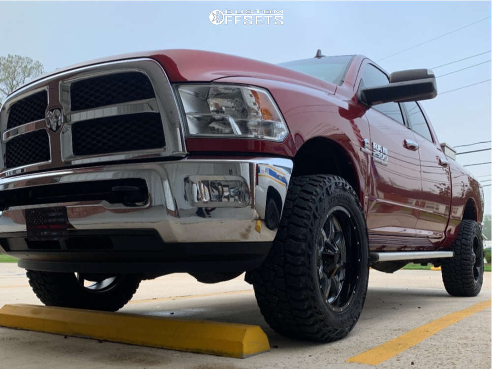 2014 Ram 2500 with 20x10 -24 Moto Metal Mo970 and 35/12.5R20 Mickey ...