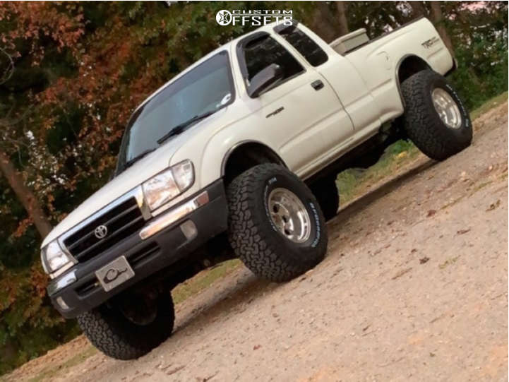 2000 Toyota Tacoma with 15x10 -45 Pro Comp Classic 3 and 33/12.5R15 ...