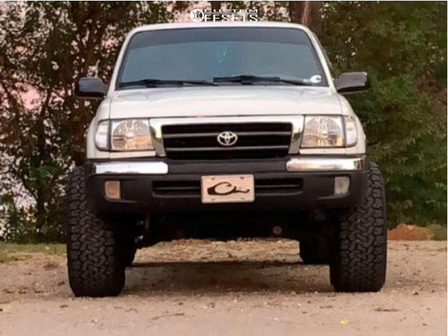 2000 Toyota Tacoma with 15x10 -45 Pro Comp Classic 3 and 33/12.5R15 ...