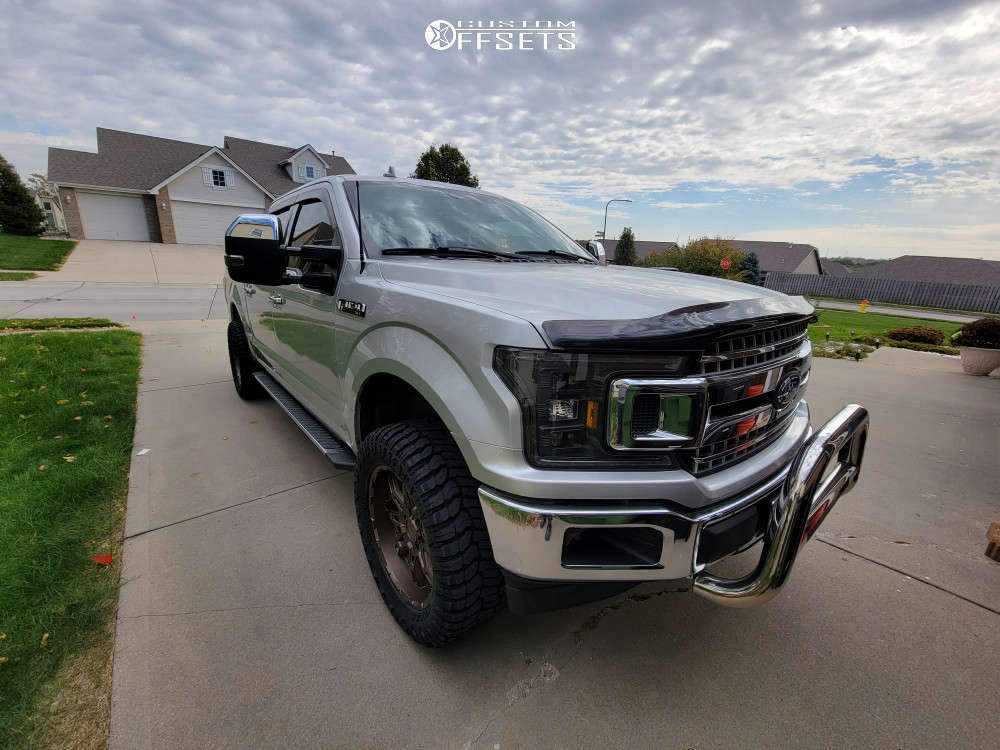 2018 Ford F-150 with 20x9 -10 Level 8 Slingshot and 33/12.5R20 Radar ...