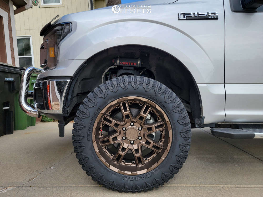2018 Ford F-150 with 20x9 -10 Level 8 Slingshot and 33/12.5R20 Radar ...