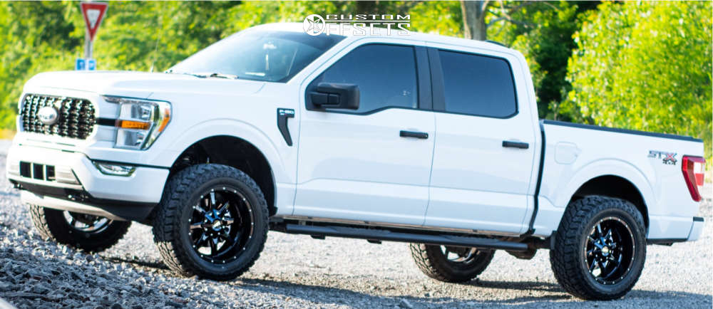 2021 Ford F-150 with 20x10 -24 Moto Metal Mo970 and 33/12.5R20 Cooper ...