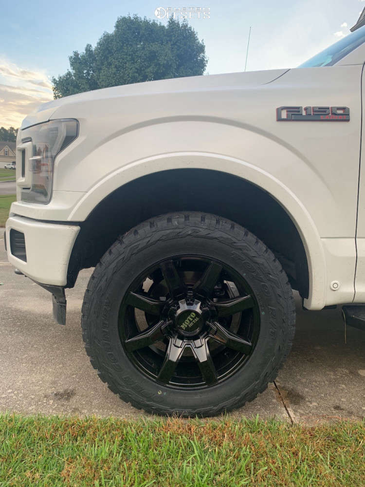 2018 Ford F-150 with 20x9 0 Moto Metal Mo804 and 285/60R20 Toyo Tires ...