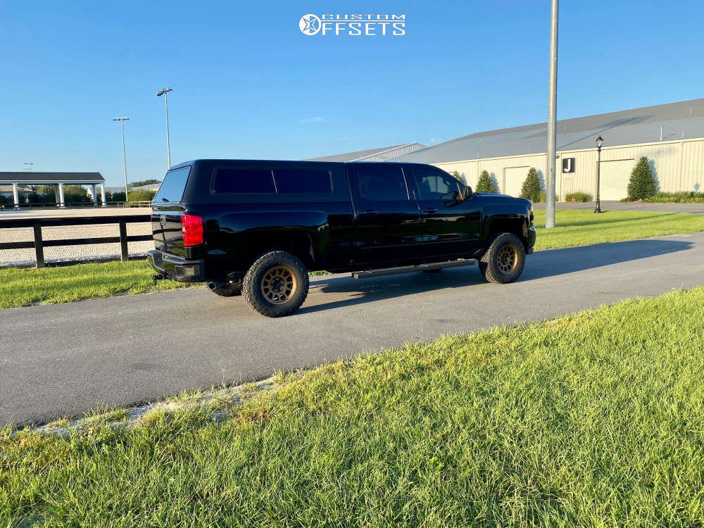2018 Chevrolet Silverado 1500 with 17x8.5 0 Method Mr703 and 285/70R17 ...
