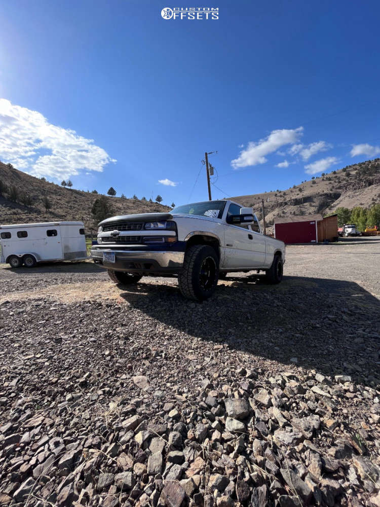 2002 Chevrolet Silverado 1500 with 18x10.5 -24 Moto Metal Mo962 and 32/ ...