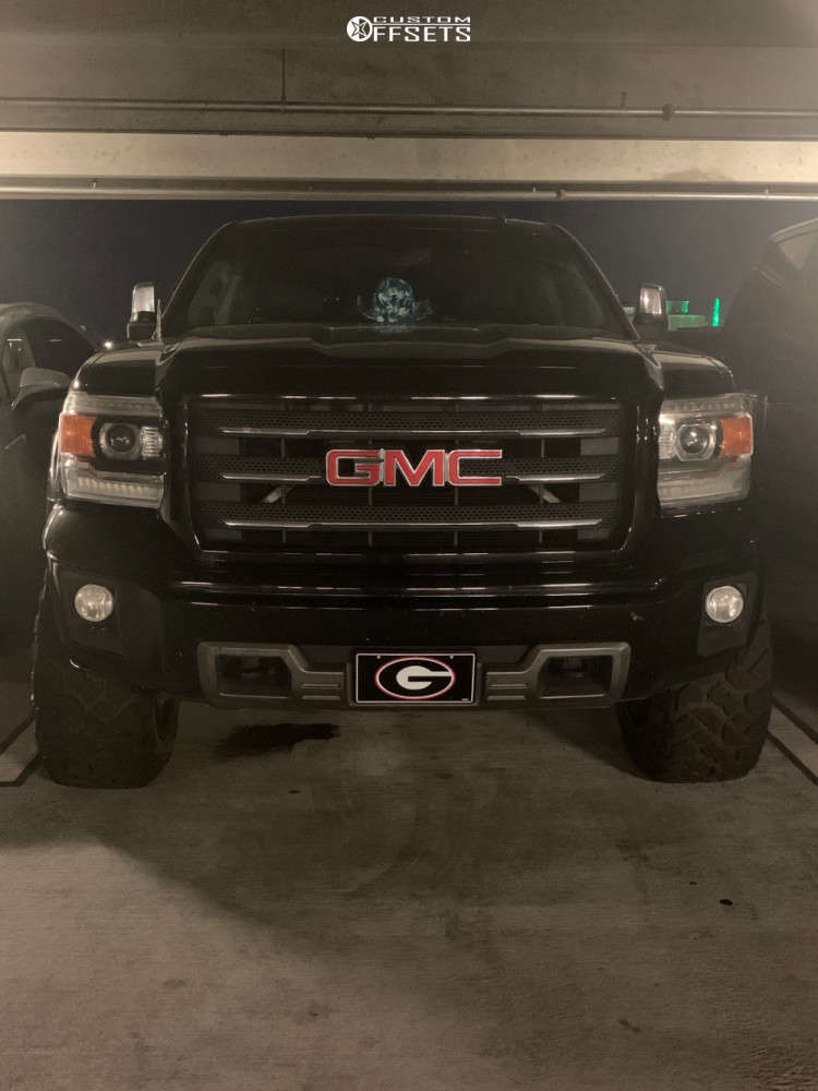 2014 GMC Sierra 1500 with 20x12 -44 Fuel Maverick and 35/12.5R20 Fuel ...