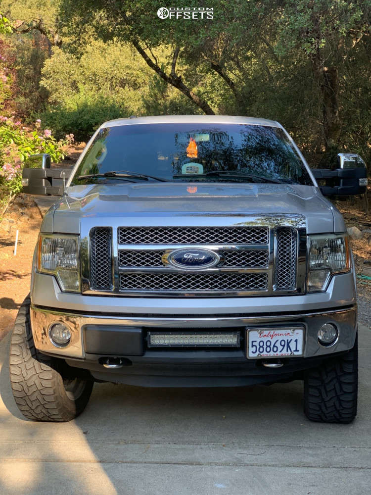 2012 Ford F-150 with 22x10.5 Cali Offroad Summit 9110 and 35/12.5R22 ...