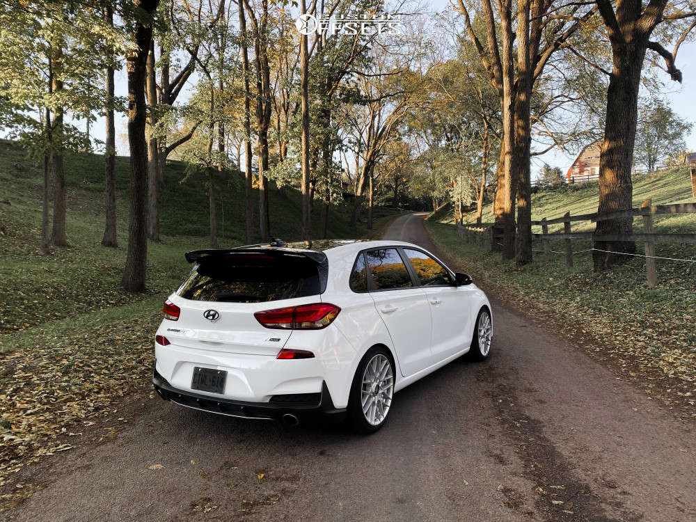 2019 Hyundai Elantra GT with 18x8.5 45 Rotiform Rse and 225/40R18 ...