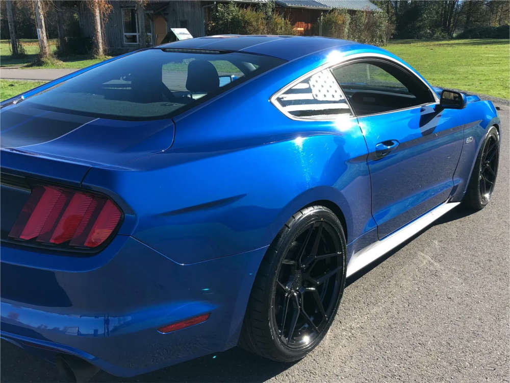 2017 Ford Mustang with 20x10 33 Rohana Rfx11 and 285/35R20 Nitto Nt555 ...