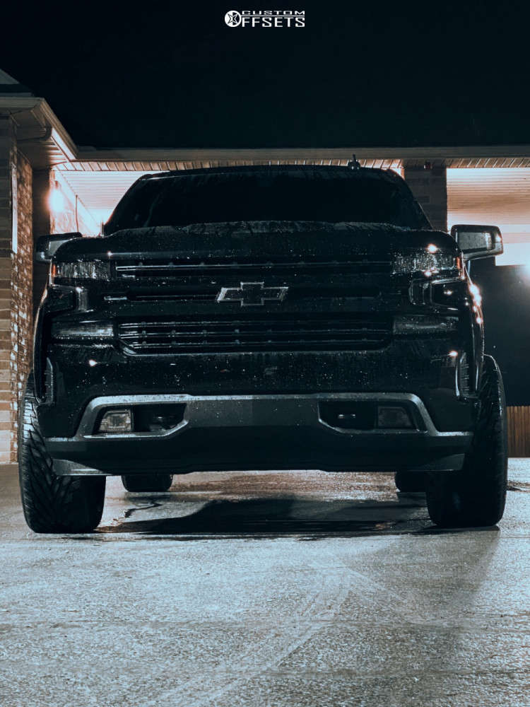 2019 Chevrolet Silverado 1500 with 22x12 -44 Hostile Jigsaw and 33/12 ...