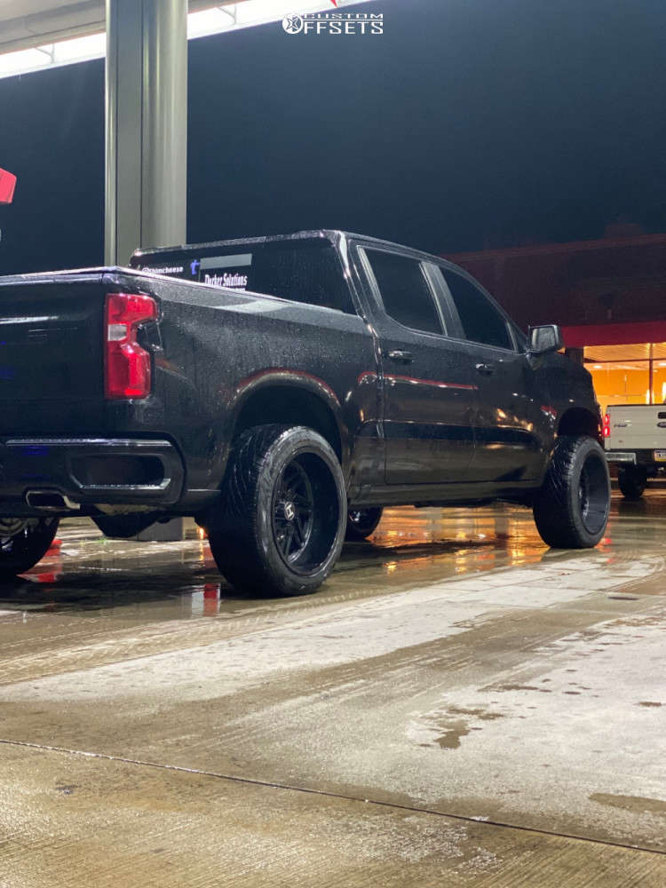 2019 Chevrolet Silverado 1500 with 22x12 -44 Hostile Jigsaw and 33/12 ...