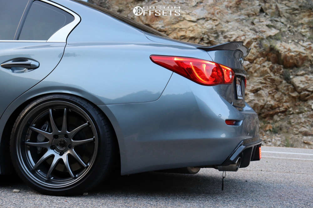 2015 INFINITI Q50 Wheel Offset Tucked Coilovers | 1942108 | Custom Offsets