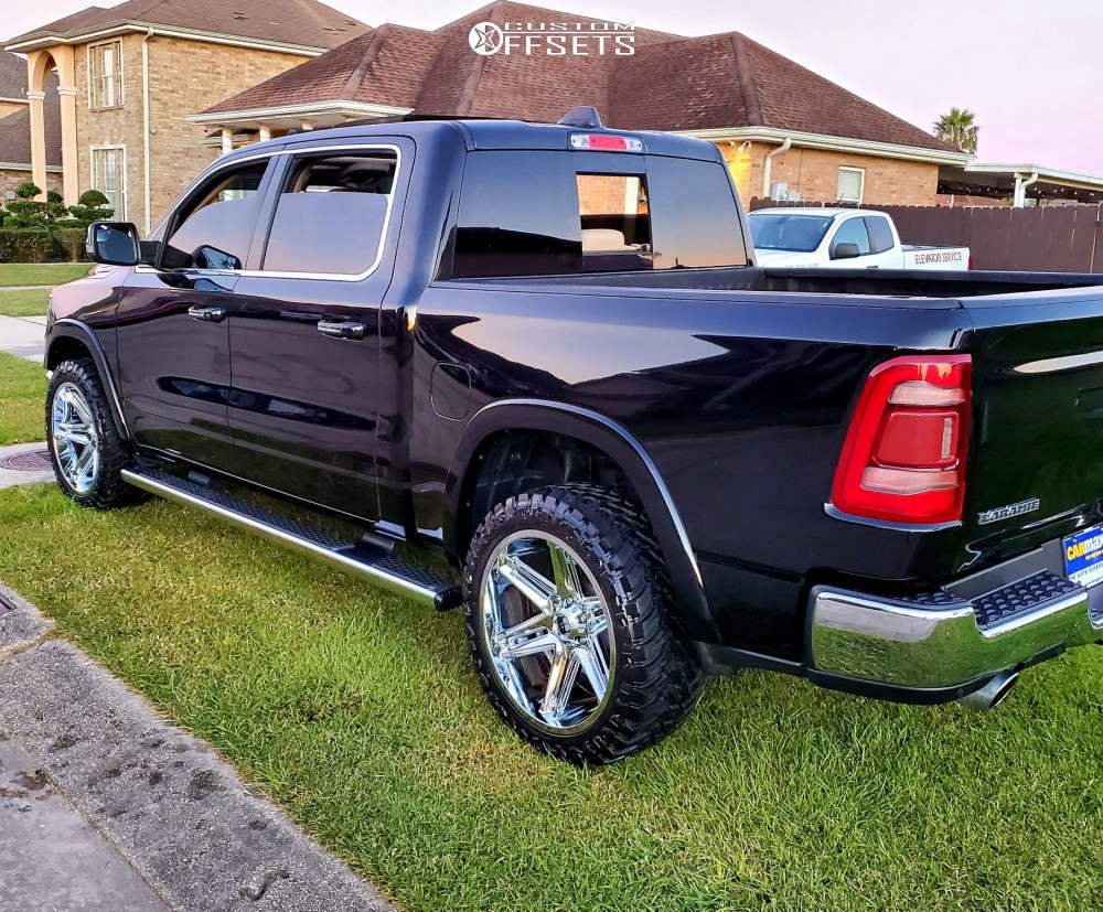 2019 Ram 1500 with 22x10 -19 Vision Razor and 33/12.5R22 Atturo Trail ...
