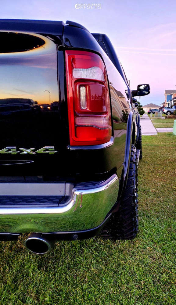 2019 Ram 1500 with 22x10 -19 Vision Razor and 33/12.5R22 Atturo Trail ...