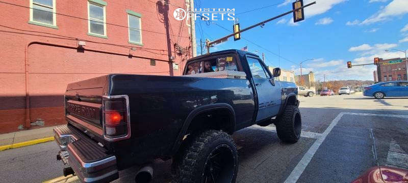 1992 Dodge W150 with 20x12 -44 Fuel Maverick and 35/12.5R20 Cooper ...
