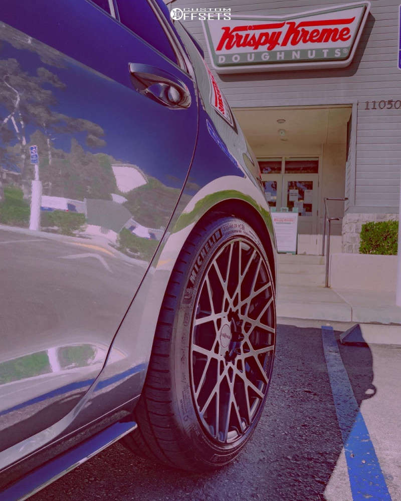 2019 Volkswagen Golf R with 19x8.5 45 Rotiform Blq and 235/40R19 ...