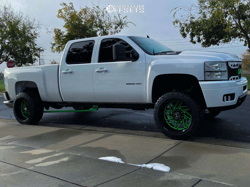 2013 Chevrolet Silverado 2500 HD with 22x12 -44 Hostile Jigsaw H116 and 33/12.5R22 Nitto Ridge ...