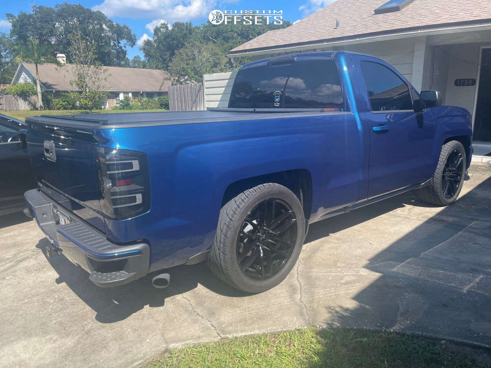 2017 Chevrolet Silverado 1500 with 22x9.5 30 Niche Vosso and 305/40R22 ...