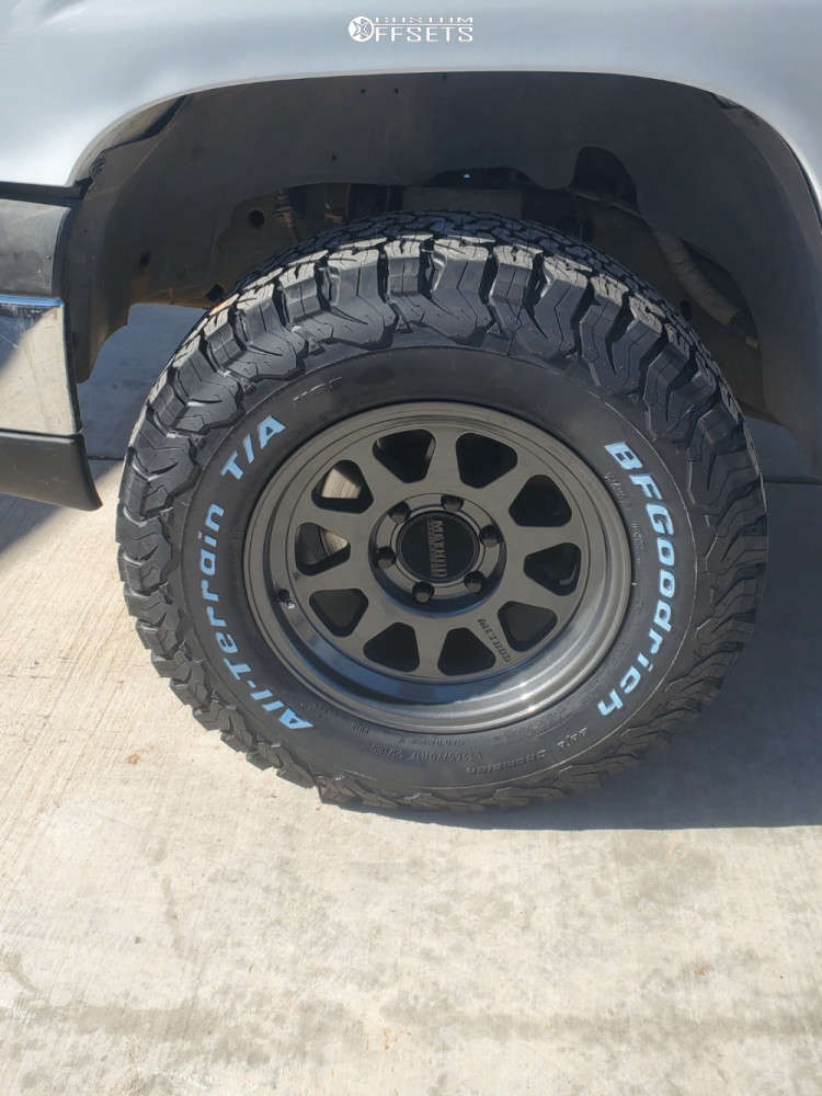 2006 Chevrolet Silverado 1500 with 17x8.5 0 Method Mr704 and 265/70R17 ...