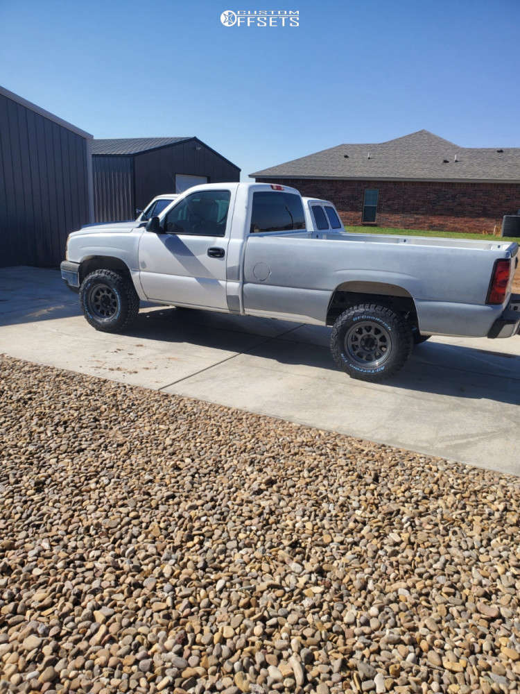 2006 Chevrolet Silverado 1500 with 17x8.5 0 Method Mr704 and 265/70R17 ...