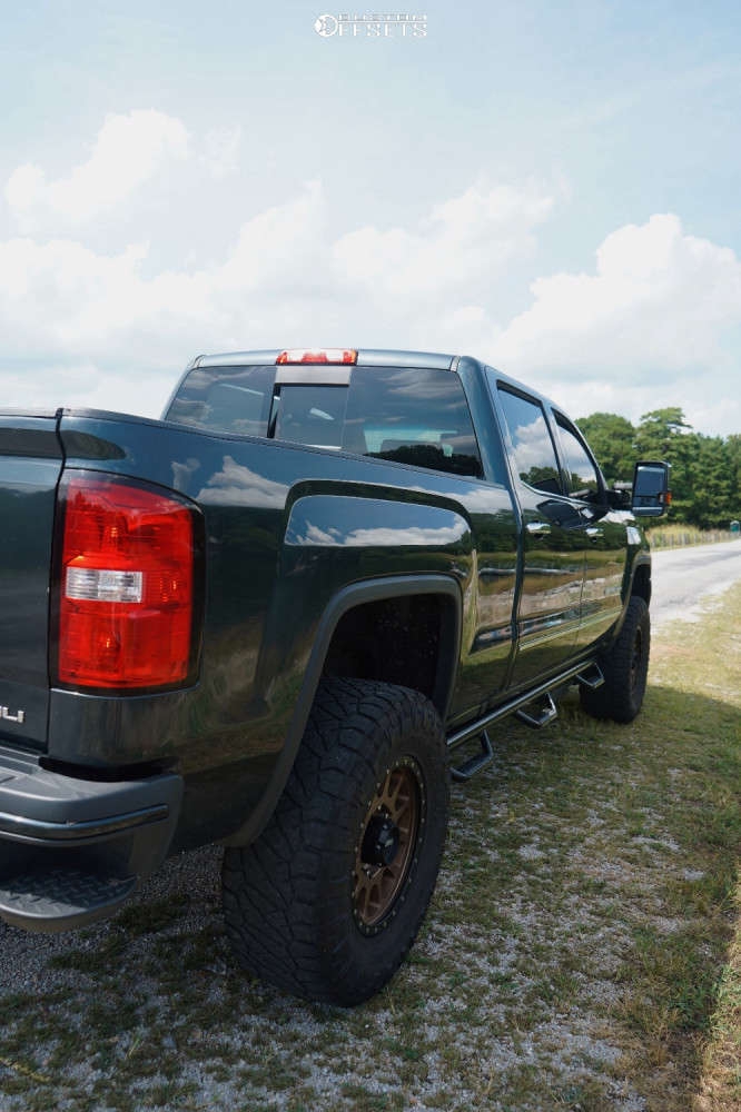 2017 GMC Sierra 2500 HD with 18x9 18 Method Mr305 and 35/12.5R18 Nitto ...