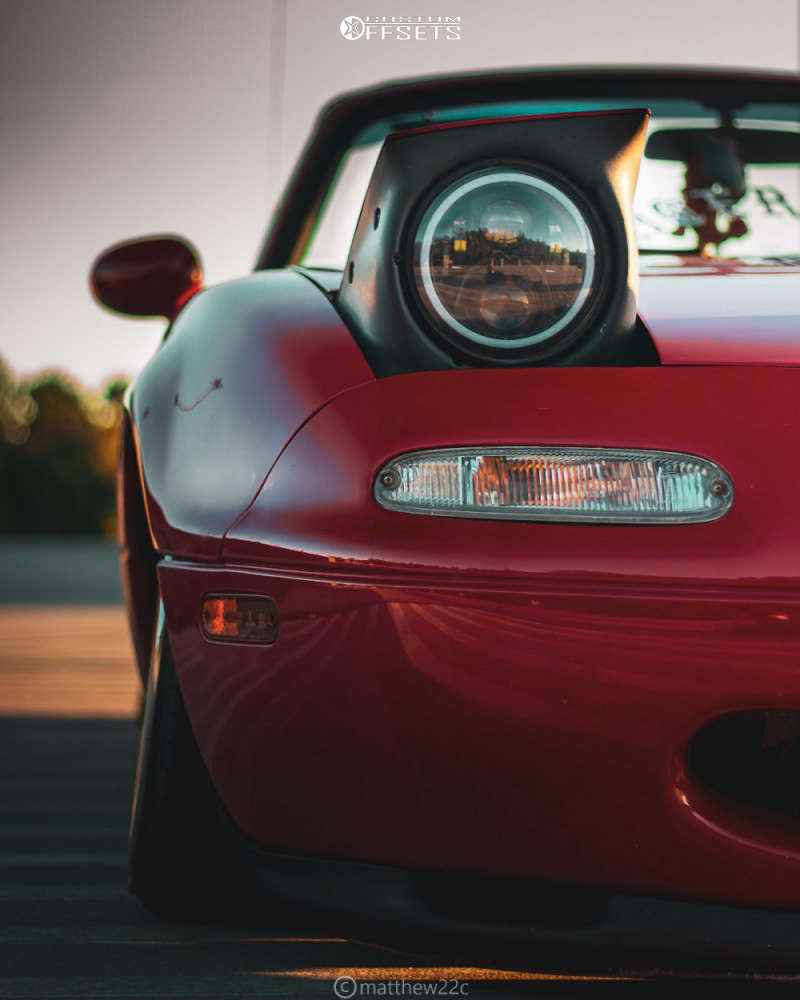 1991 Mazda Miata with 17x7 37 SSR Vienna Schnitt and 165/40R17 Accelera ...