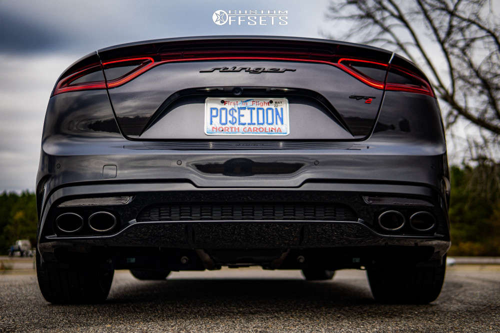 2019 Kia Stinger with 20x8.5 35 Pinnacle Splendent and 255/35R20 Nitto ...