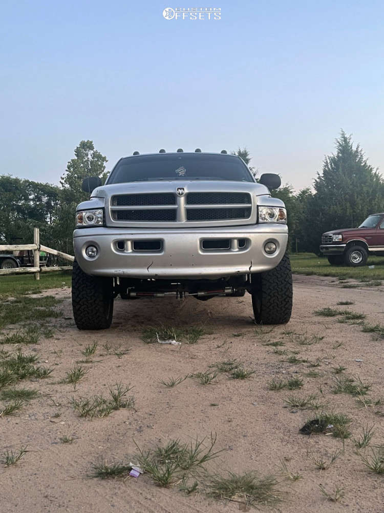 2001 Dodge Ram 1500 with 22x9 19 Factory Reproductions Fr76 and 33/12 ...