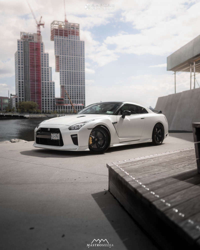 2020 Nissan GT-R with 20x10 35 Advan Gt and 295/35R20 Michelin Pilot Sport 4 S and Stock ...
