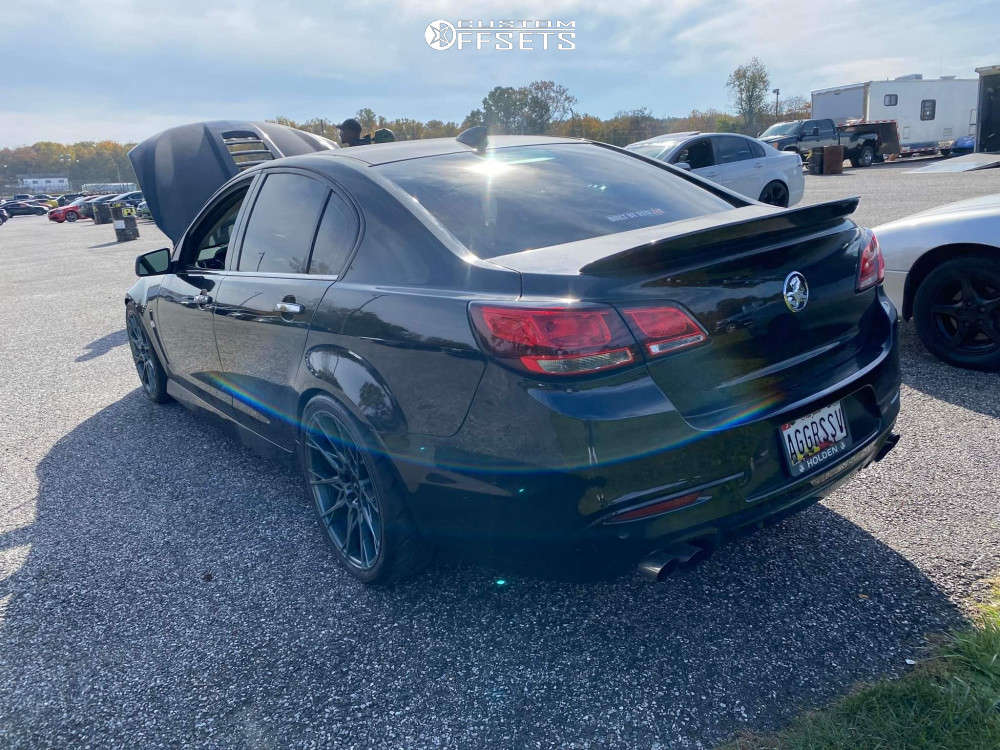 2015 Chevrolet SS with 20x9 38 Niche Staccato and 255/35R20 Toyo Tires ...