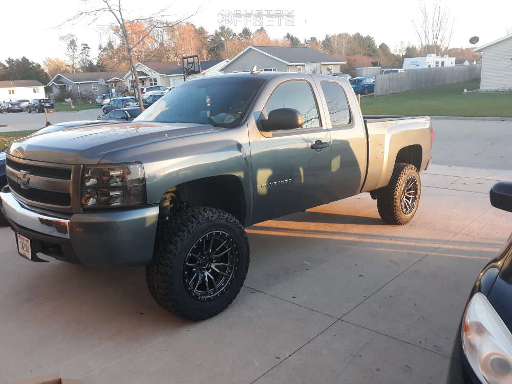2007 Chevrolet Silverado 1500 with 20x10 -18 Fuel Rebel and 275/65R20 ...