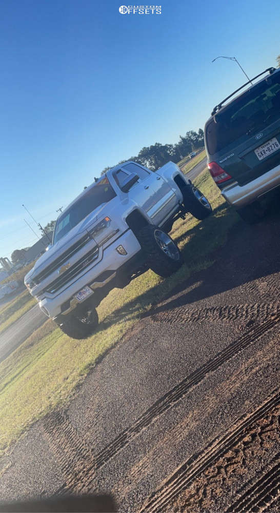 2016 Chevrolet Silverado 1500 with 22x12 -44 Hostile Sprocket and 35/12.5R22 Kenda Klever M/t ...